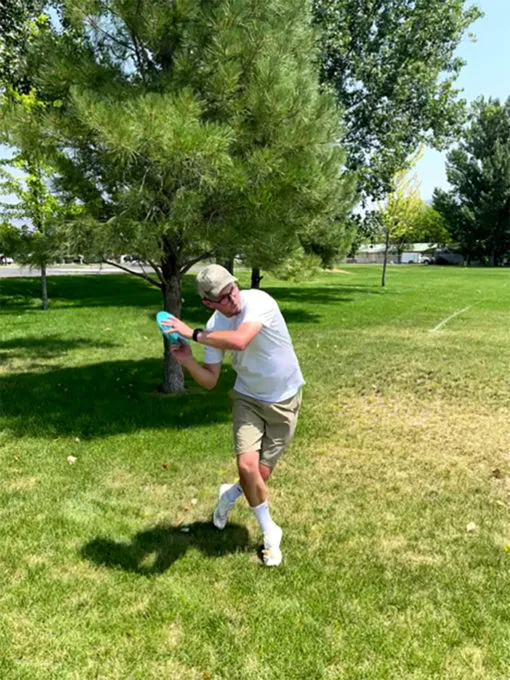 How to Throw a Forehand Disc Golf - Discount Disc Golf