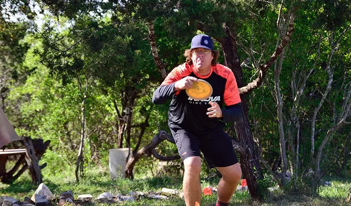 How to Throw a Backhand Disc Golf - Discount Disc Golf